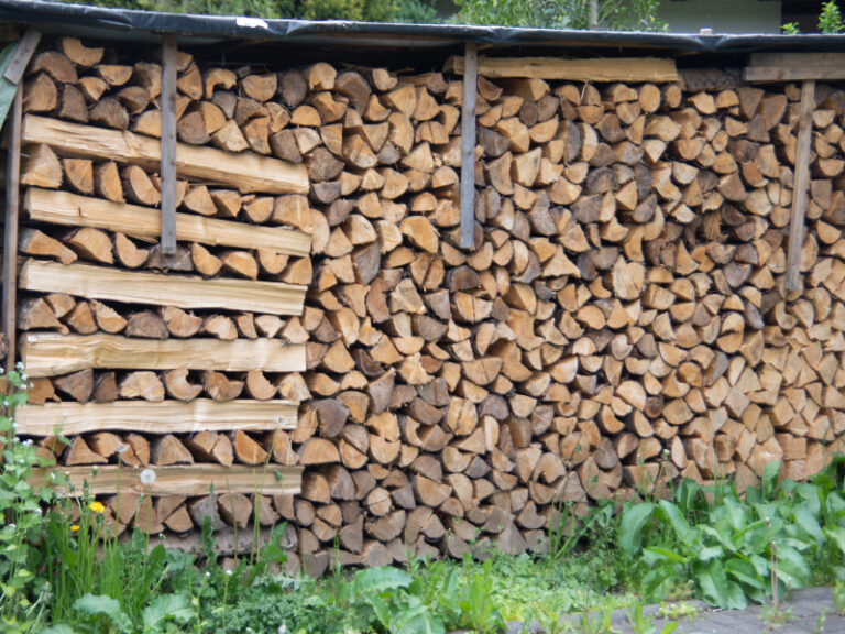 How to Stack Logs in a Log Store Safely & Correctly - Stewart Timber